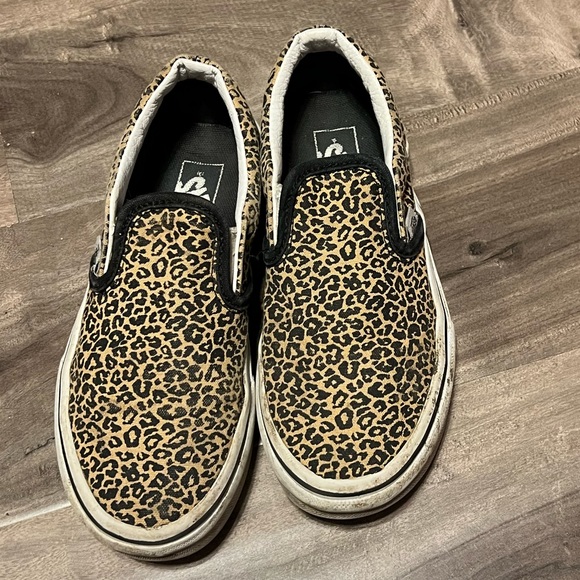 Vans | Shoes | Vans Classic Slipon Sneakers Leopard Print Gently Worn ...